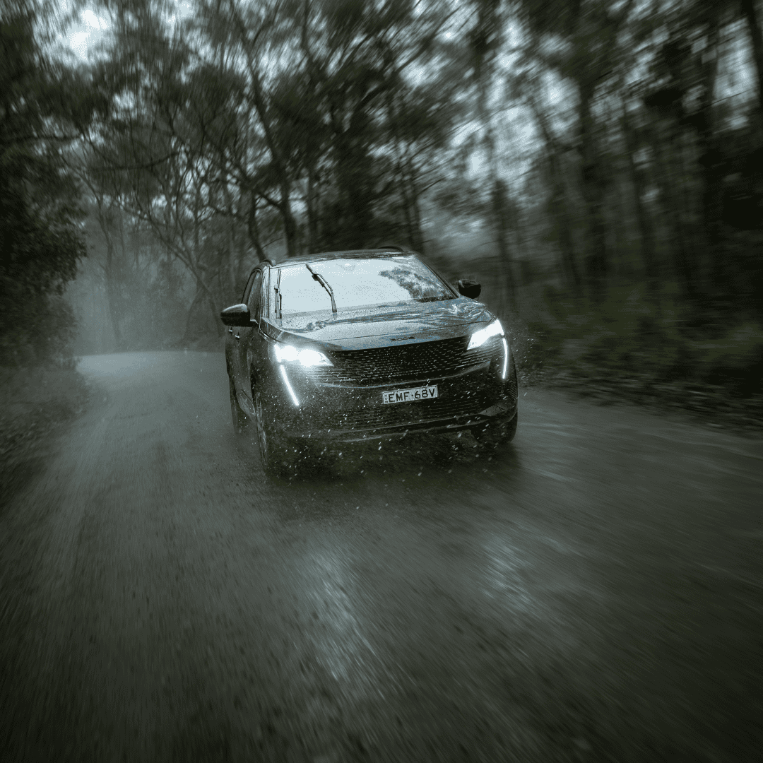 Heated Windscreens vs. Traditional Windscreens - Windscreen Compare