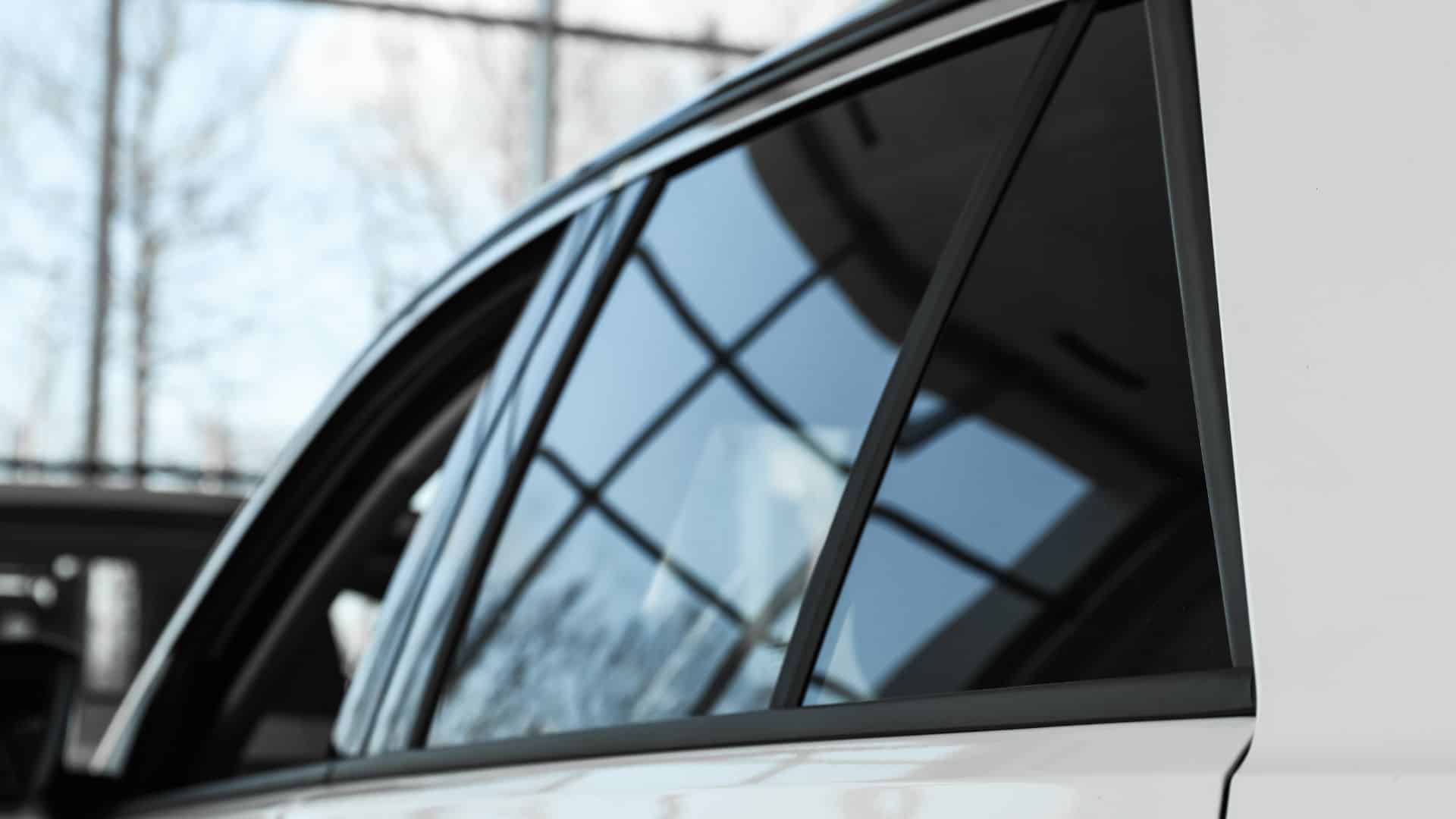 Understanding OEM and OEE Windscreens - Windscreen Compare | Instant ...